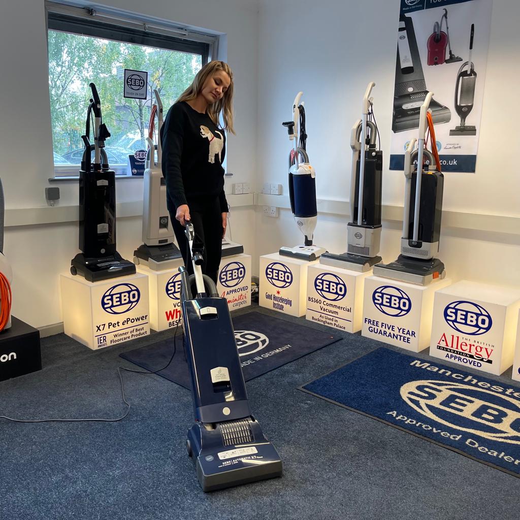 Is the Navy Blue Sebo X7 Extra Good Value?